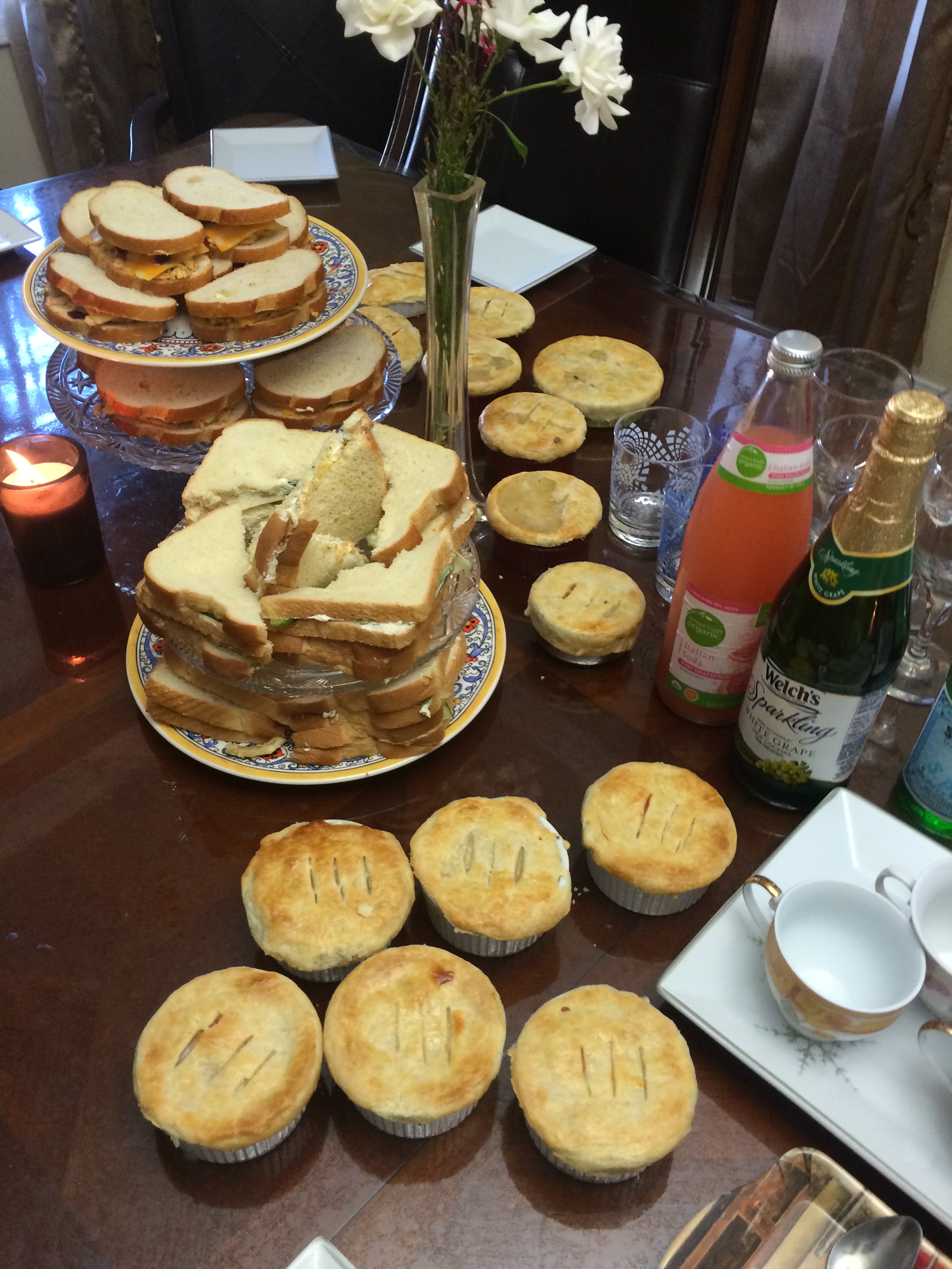 Summer Sunday : Afternoon Tea – Sapphires in Paradise